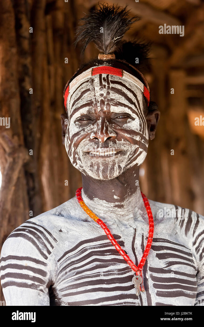 Karo tribesman with body paint, Omo Valley, Ethiopia Stock Photo - Alamy