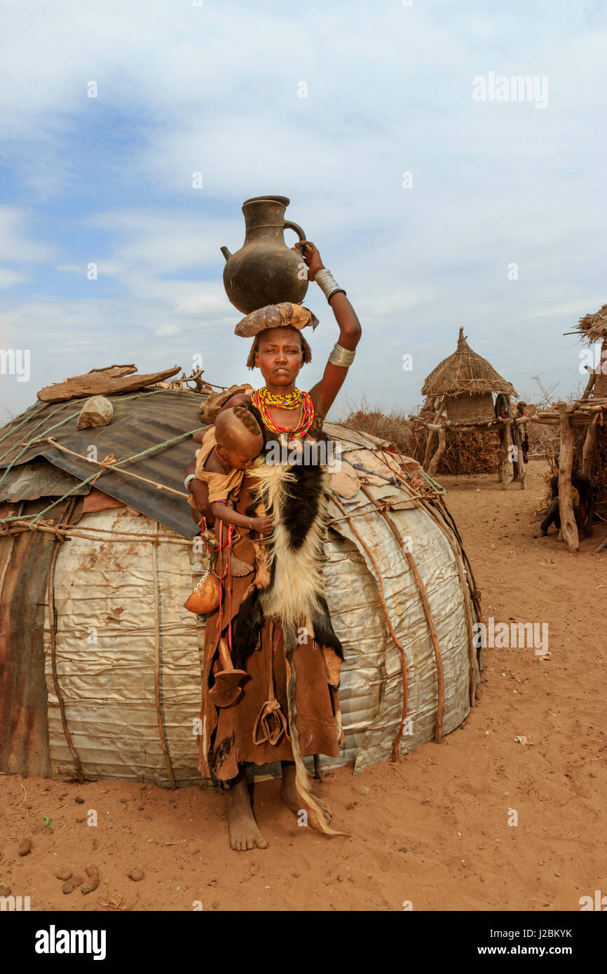 Dassanech woman hi-res stock photography and images - Alamy