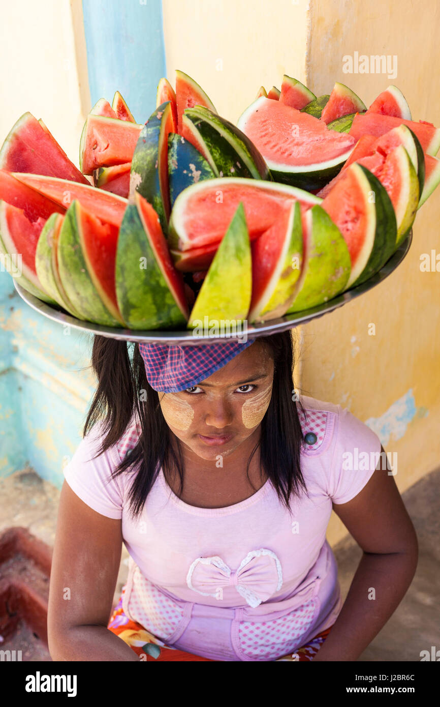 Melon seller, Shwezigon Pagoda, Bagan, Myanmar (Burma Stock Photo - Alamy