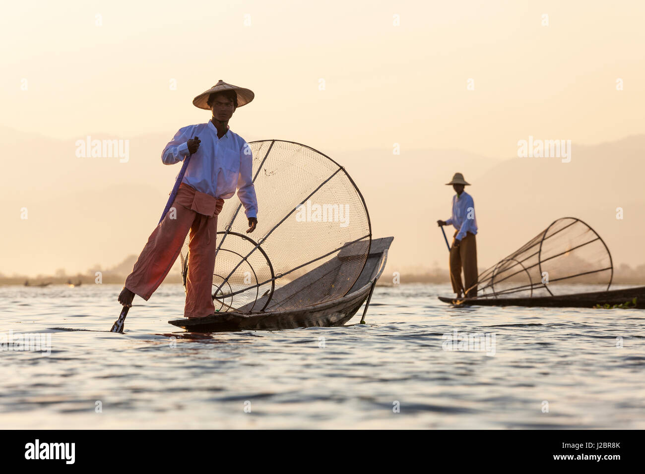 Intha Fisherman, Shan state, Inle Lake, Myanmar (Burma Stock Photo - Alamy