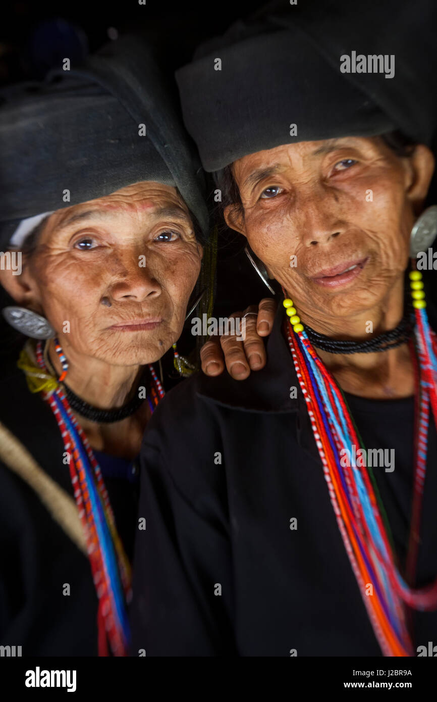 Women of the Ann tribe, near Kyaing Tong, Golden Triangle, Myanmar ...