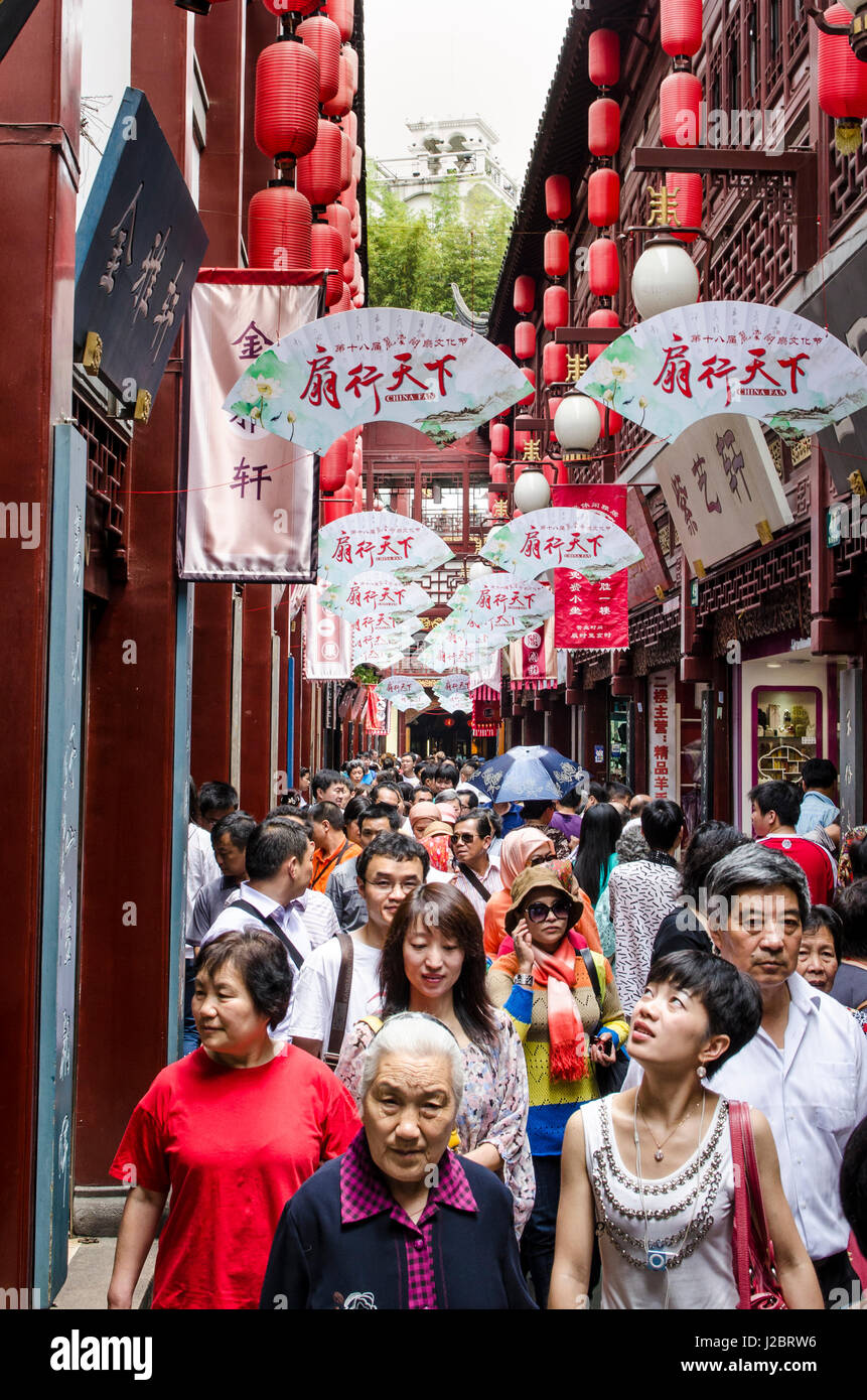 Chenghuang Miao (City God Temple) Shanghai, China Stock Photo - Alamy