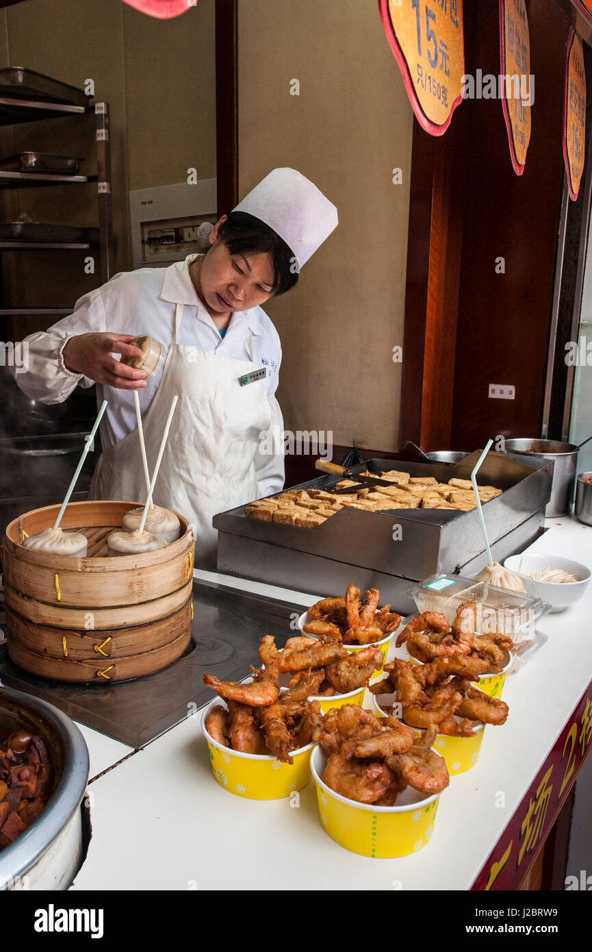 Xiao long bao (steamed dumpling) in Chenghuang Miao (City God Temple ...
