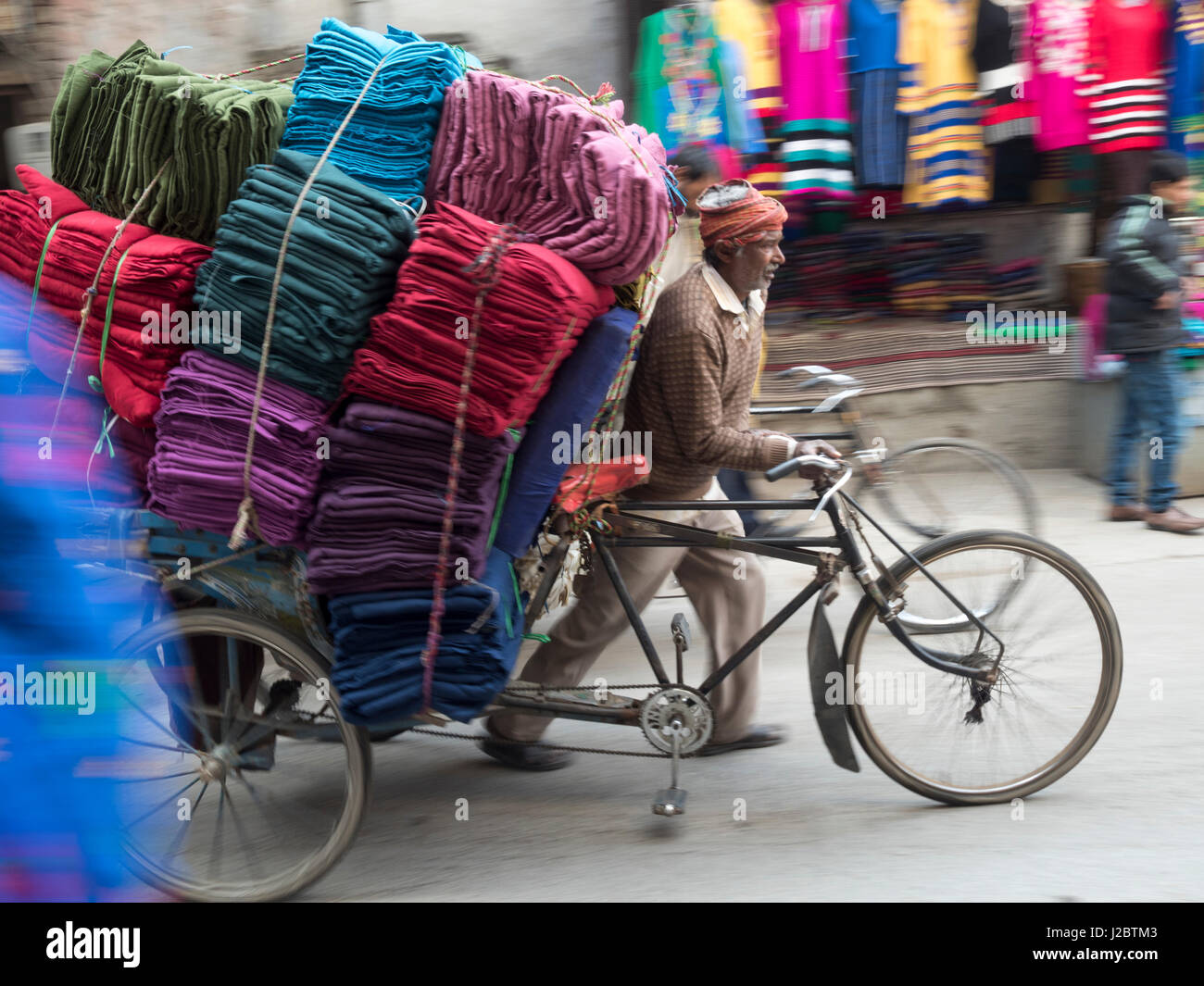 Amritsar market people hi-res stock photography and images - Alamy