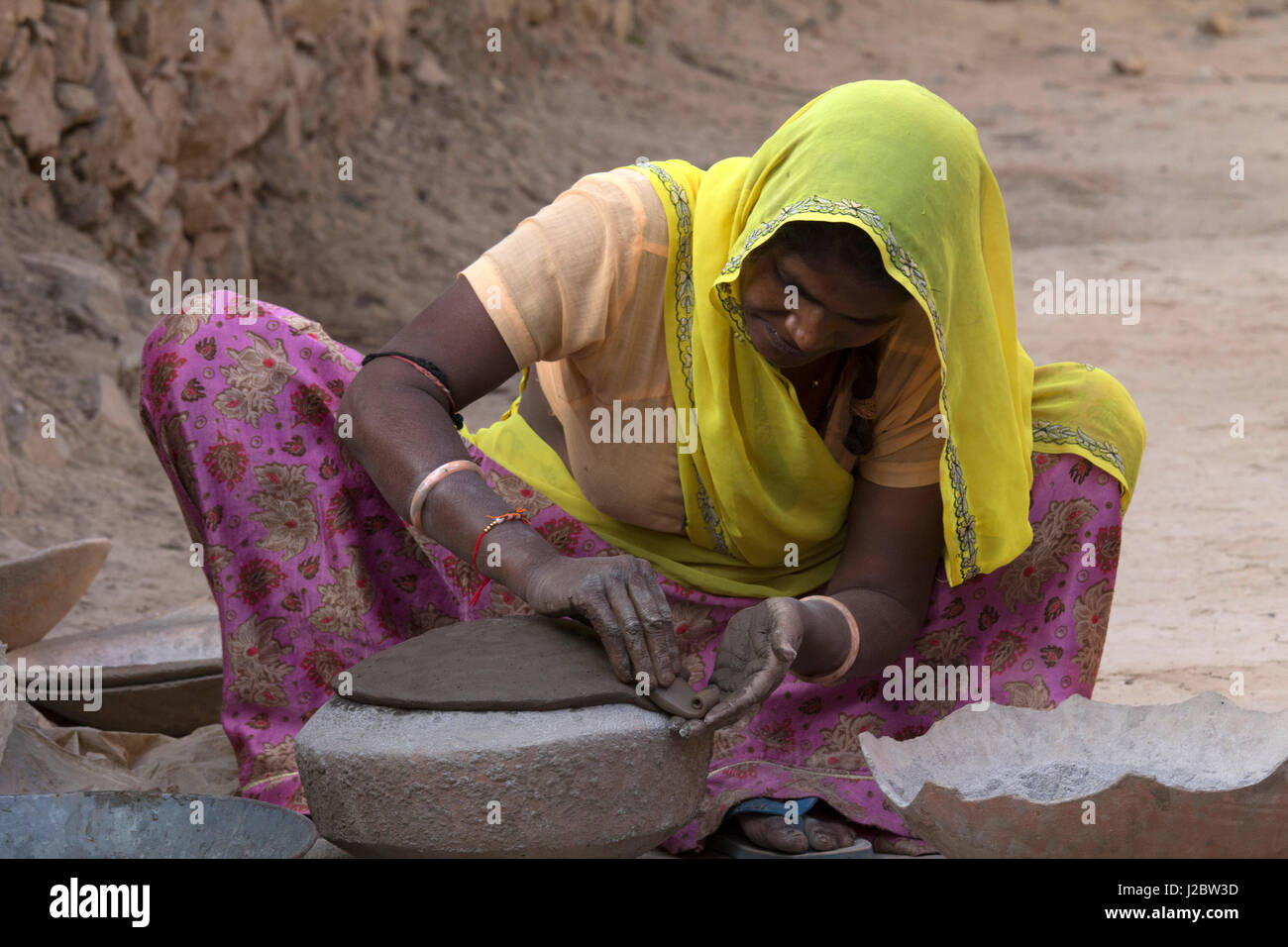 Indian pottery maker hi-res stock photography and images - Alamy