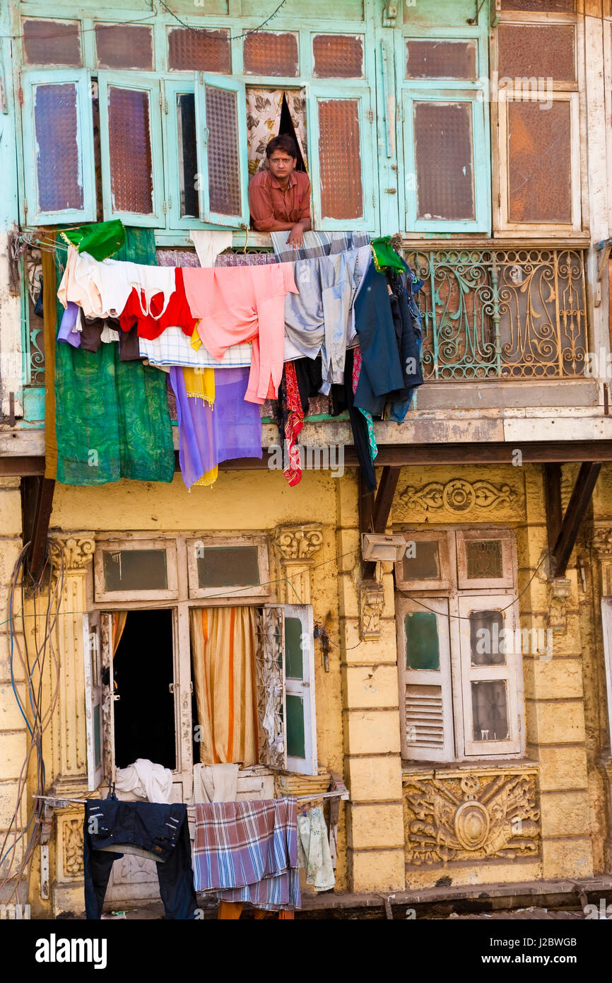 Washing drying outside block of flats, Mumbai (Bombay), India Stock ...