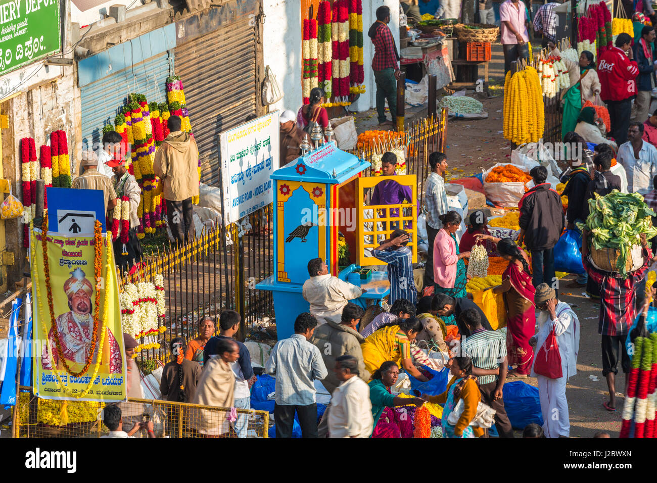 Flower market, K.R. Market, Bangalore (Bengaluru), Karnataka, India ...