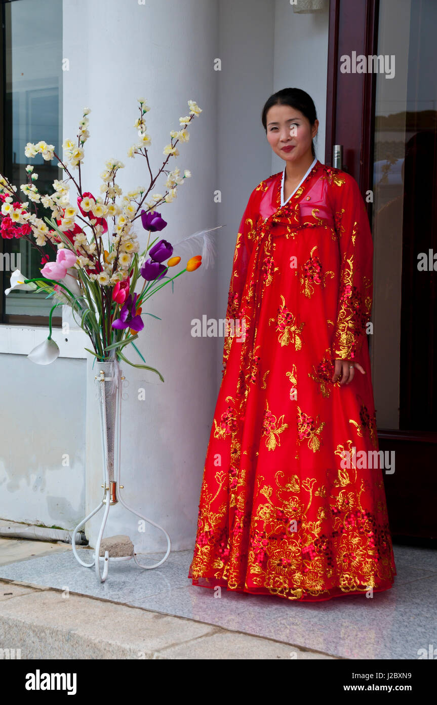 Colorful and traditional dressed woman in the Koryo Museum Songyungwan ...