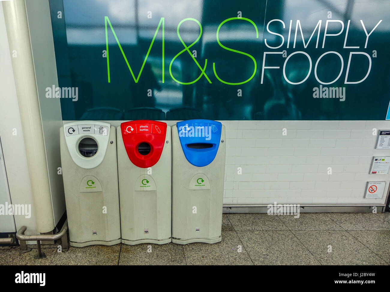 Recycle bins hi-res stock photography and images - Alamy
