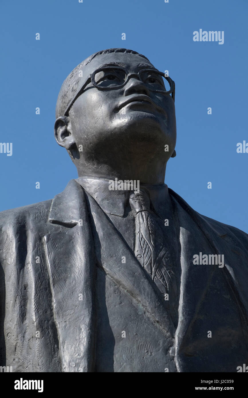 Asia, Mongolia, Ulaanbaatar. Sanjaasurengiin Zorig statue. (Editorial ...