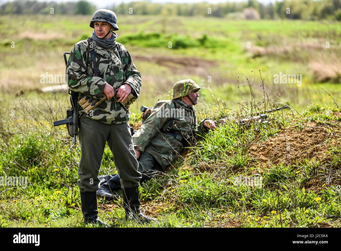 German light infantry gun 1945 hi-res stock photography and images - Alamy