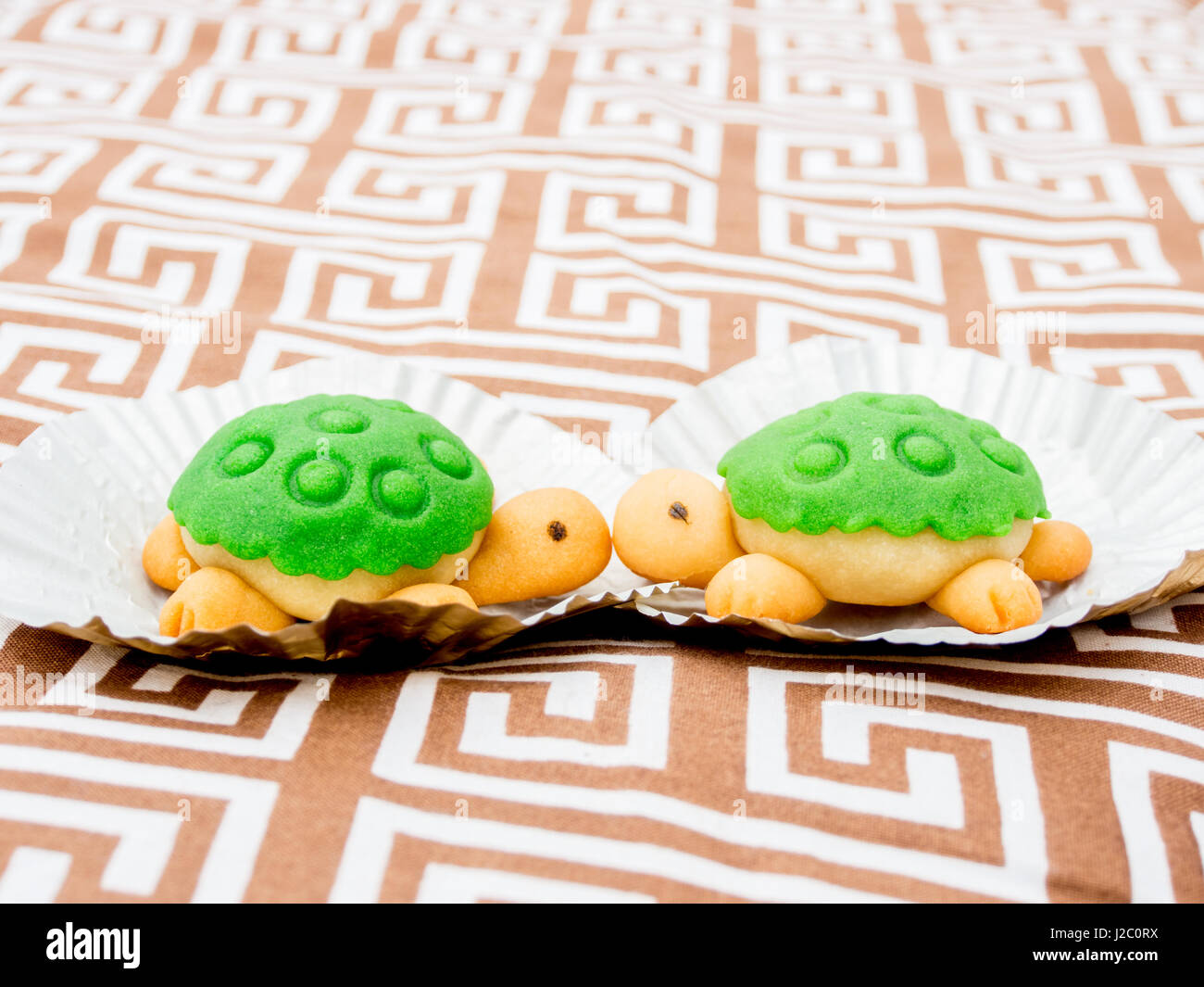 Turtle cake hi-res stock photography and images - Alamy