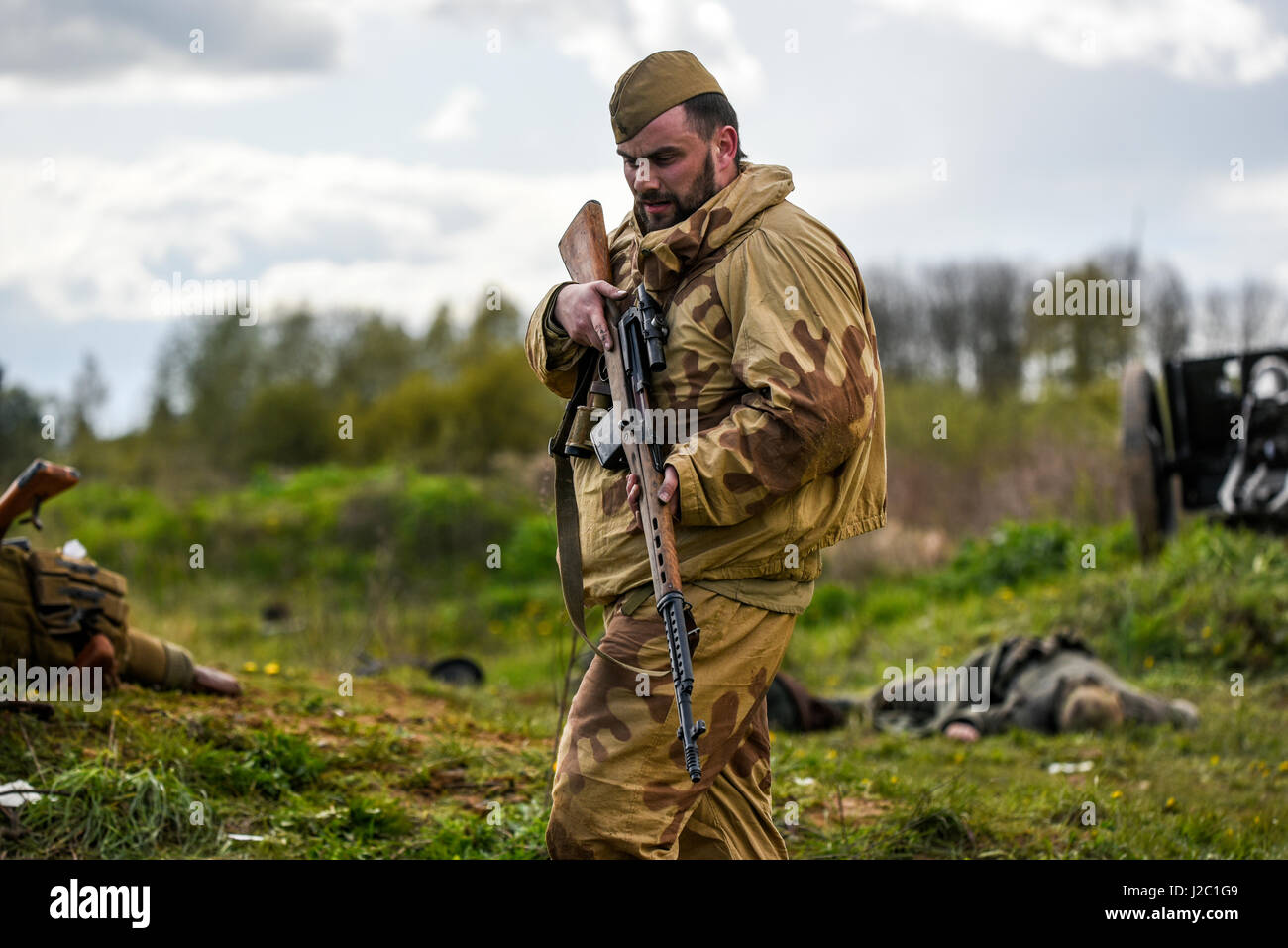 German light infantry gun 1945 hi-res stock photography and images - Alamy