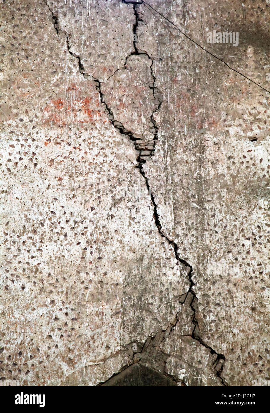 Old cracked wall of a medieval mosque, Uzbekistan Stock Photo - Alamy