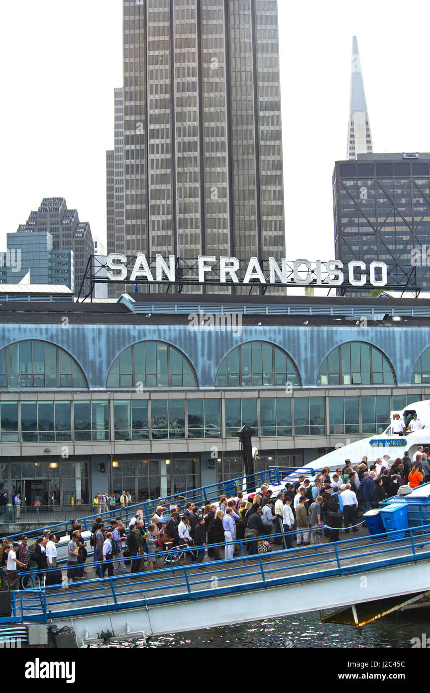 Passengers boarding a ferry in San Francisco port Stock Photo - Alamy