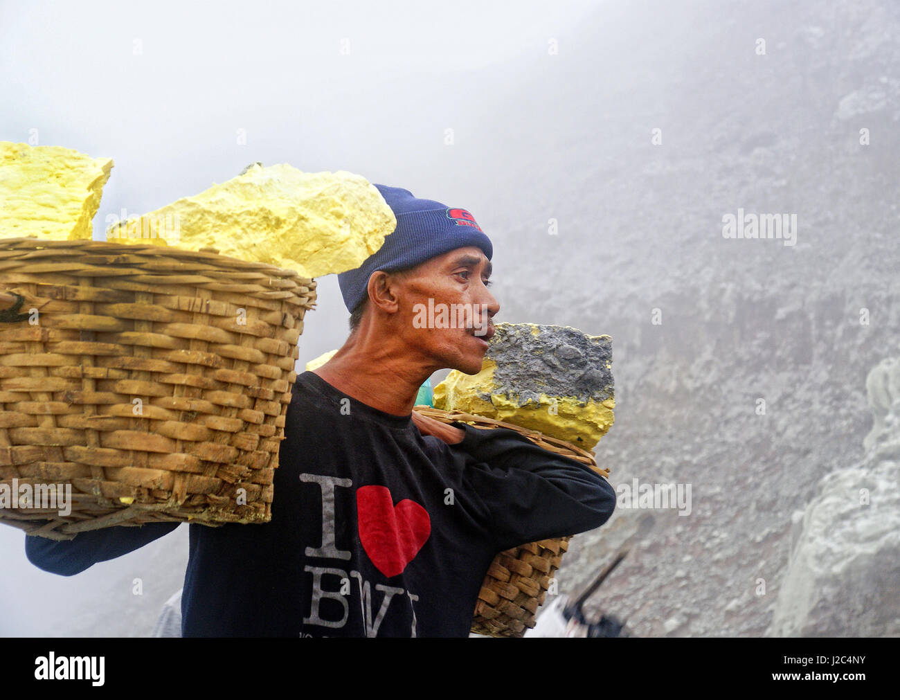 Baskets sulfur in ijen hi-res stock photography and images - Alamy