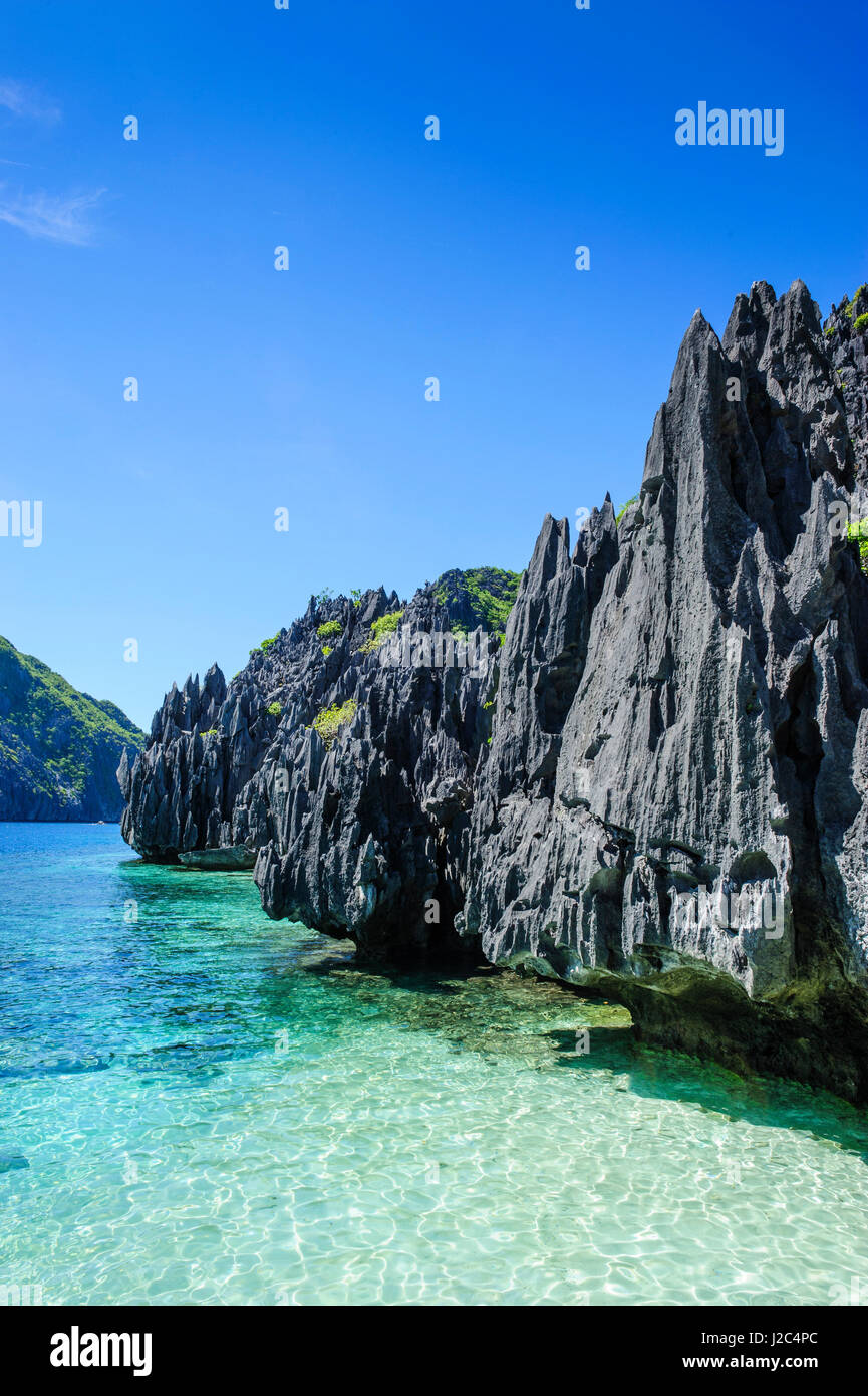 Clear water in the Bacuit Archipelago, Palawan, Philippines Stock Photo ...