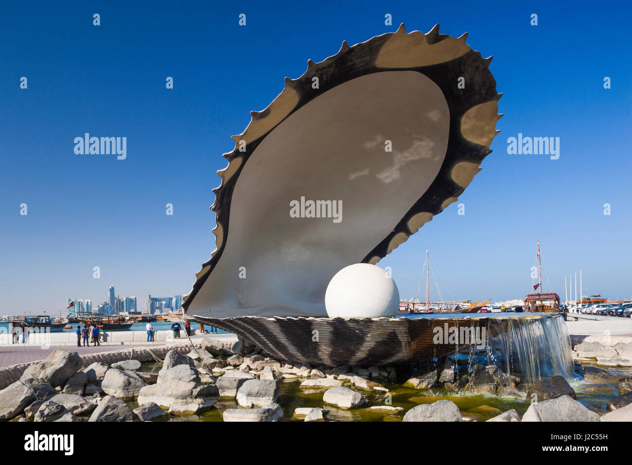 Pearling industry monument hi-res stock photography and images - Alamy