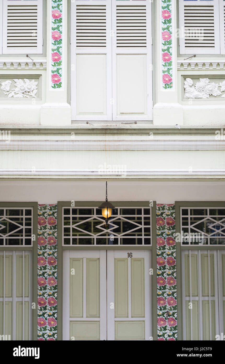 Singapore, traditional shophouse architecture Stock Photo - Alamy