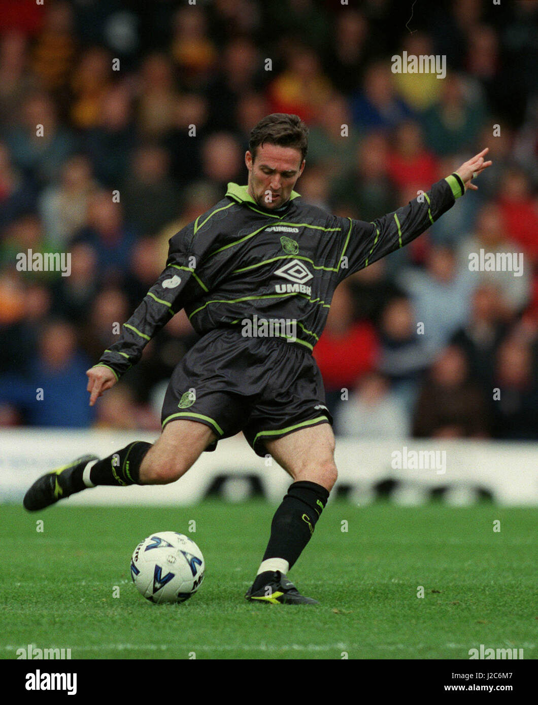 PAUL LAMBERT GLASGOW CELTIC FC 05 October 1998 Stock Photo - Alamy