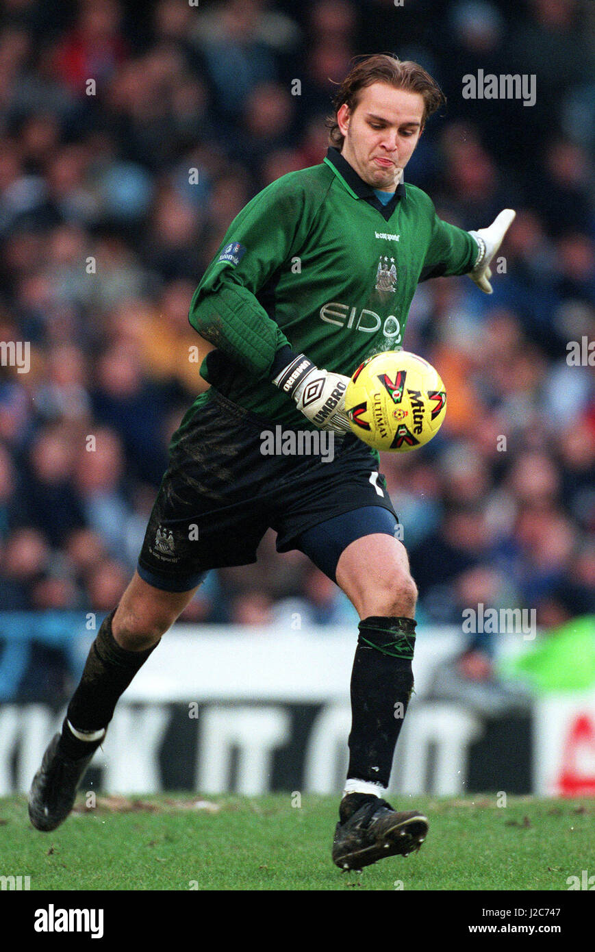 NICKY WEAVER MANCHESTER CITY FC 16 January 2000 Stock Photo - Alamy