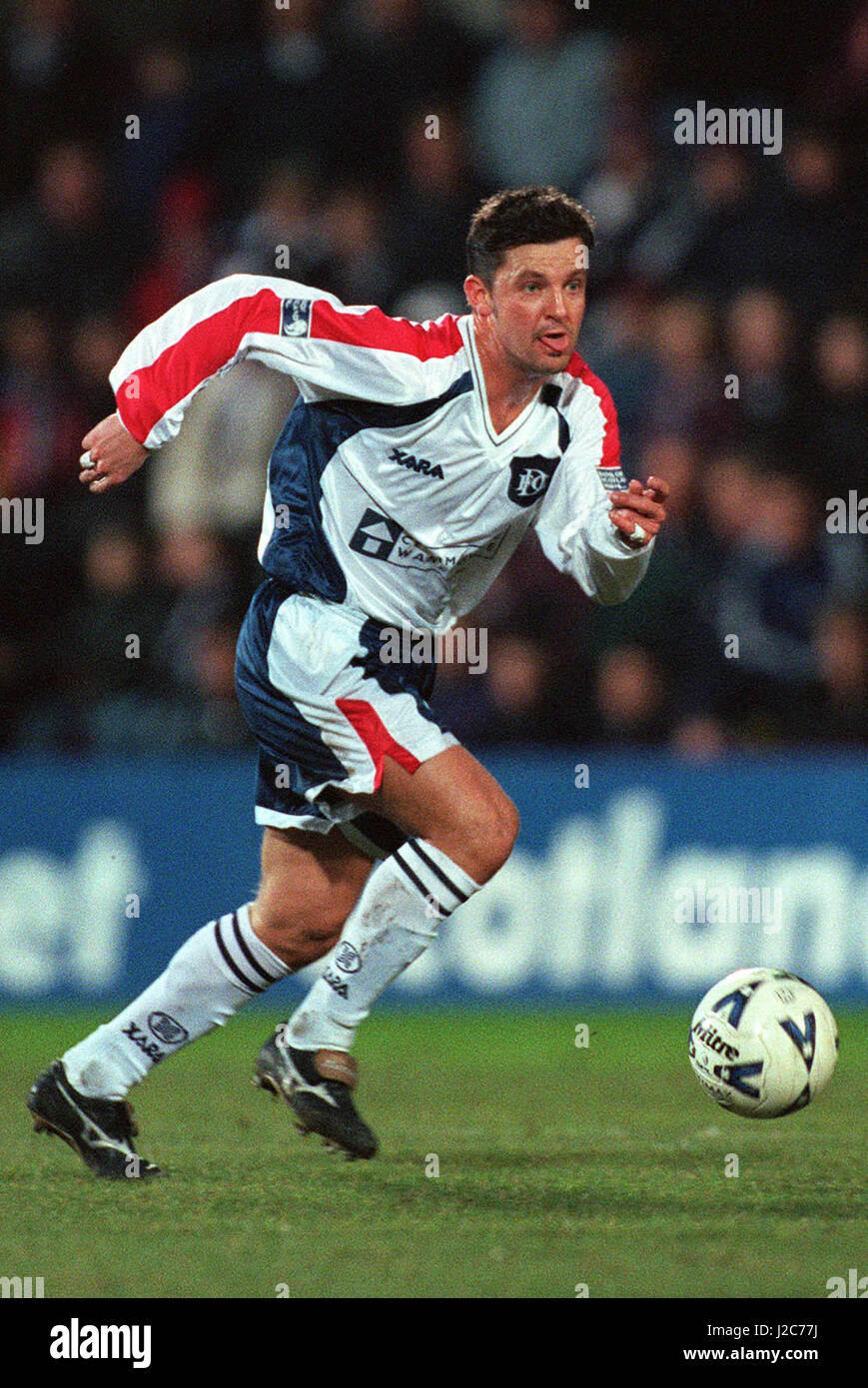 NICKY BANGER DUNDEE FC 22 January 2000 Stock Photo - Alamy