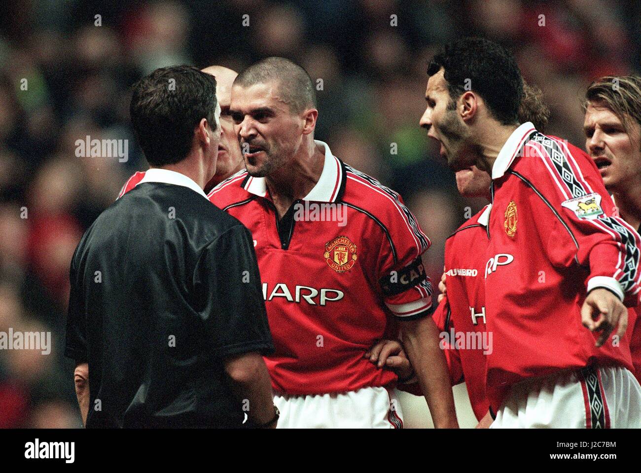 Roy keane 2000 manchester united hi-res stock photography and images ...