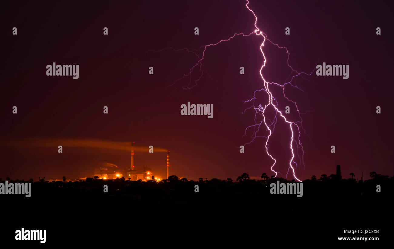 Ap lightning hi-res stock photography and images - Alamy