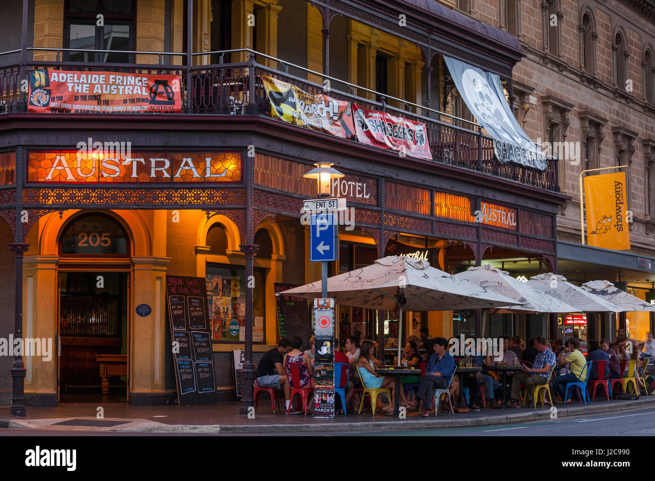 Australia, Adelaide, Rundle Street, outdoor bar at the Hotel Austral ...