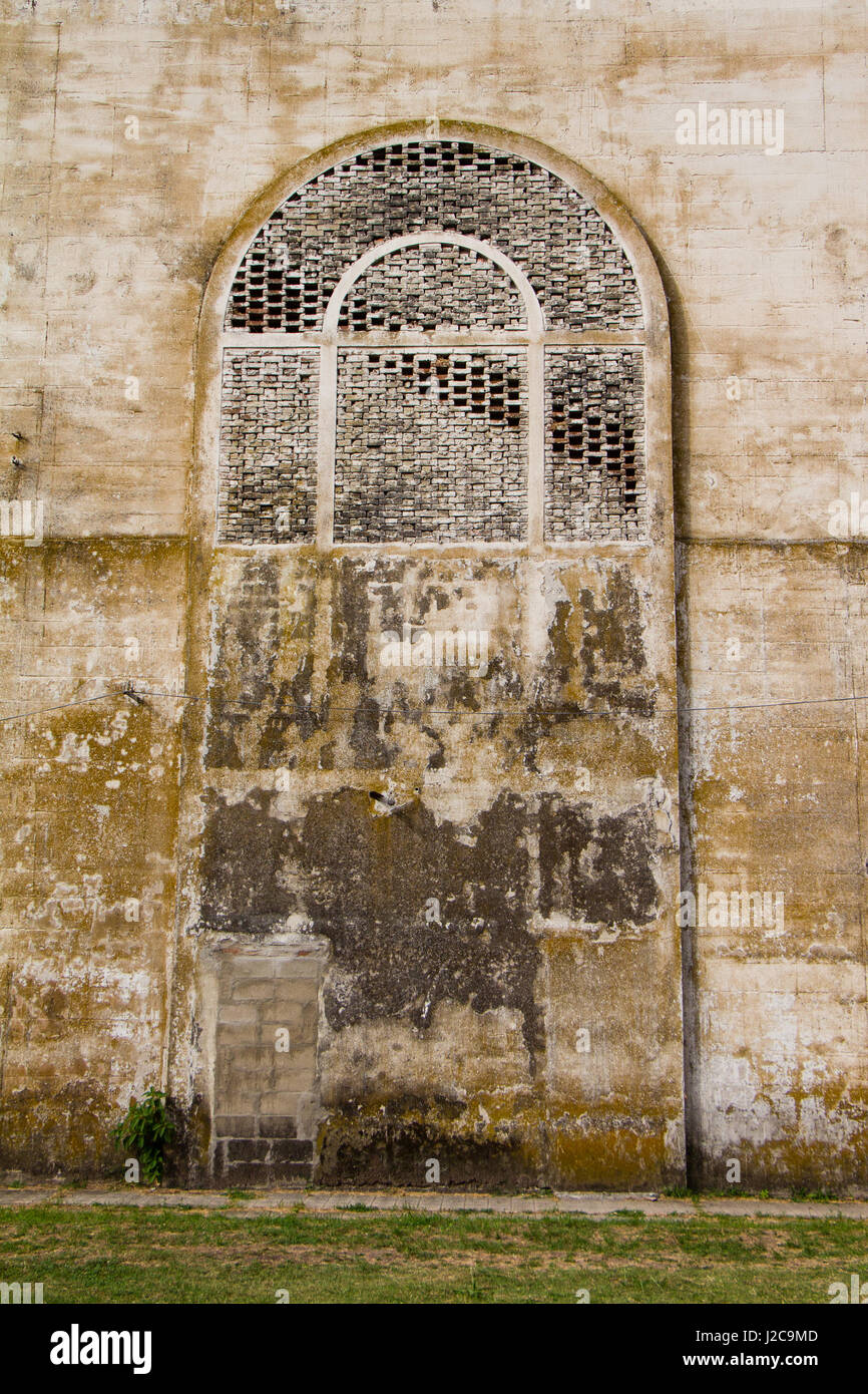Old factory gate hi-res stock photography and images - Alamy
