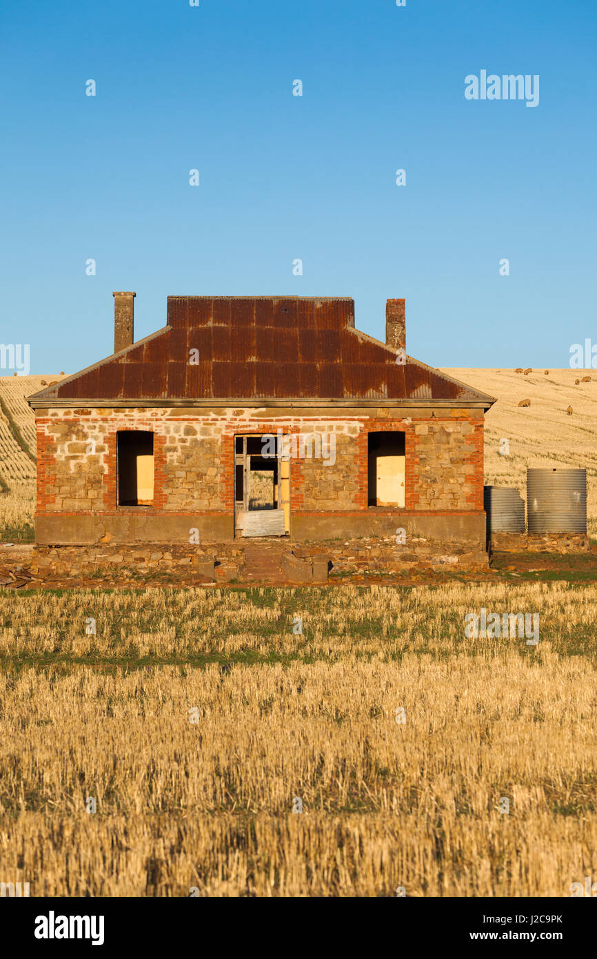 Australia, Burra, former copper mining town, abandoned homestead Stock ...