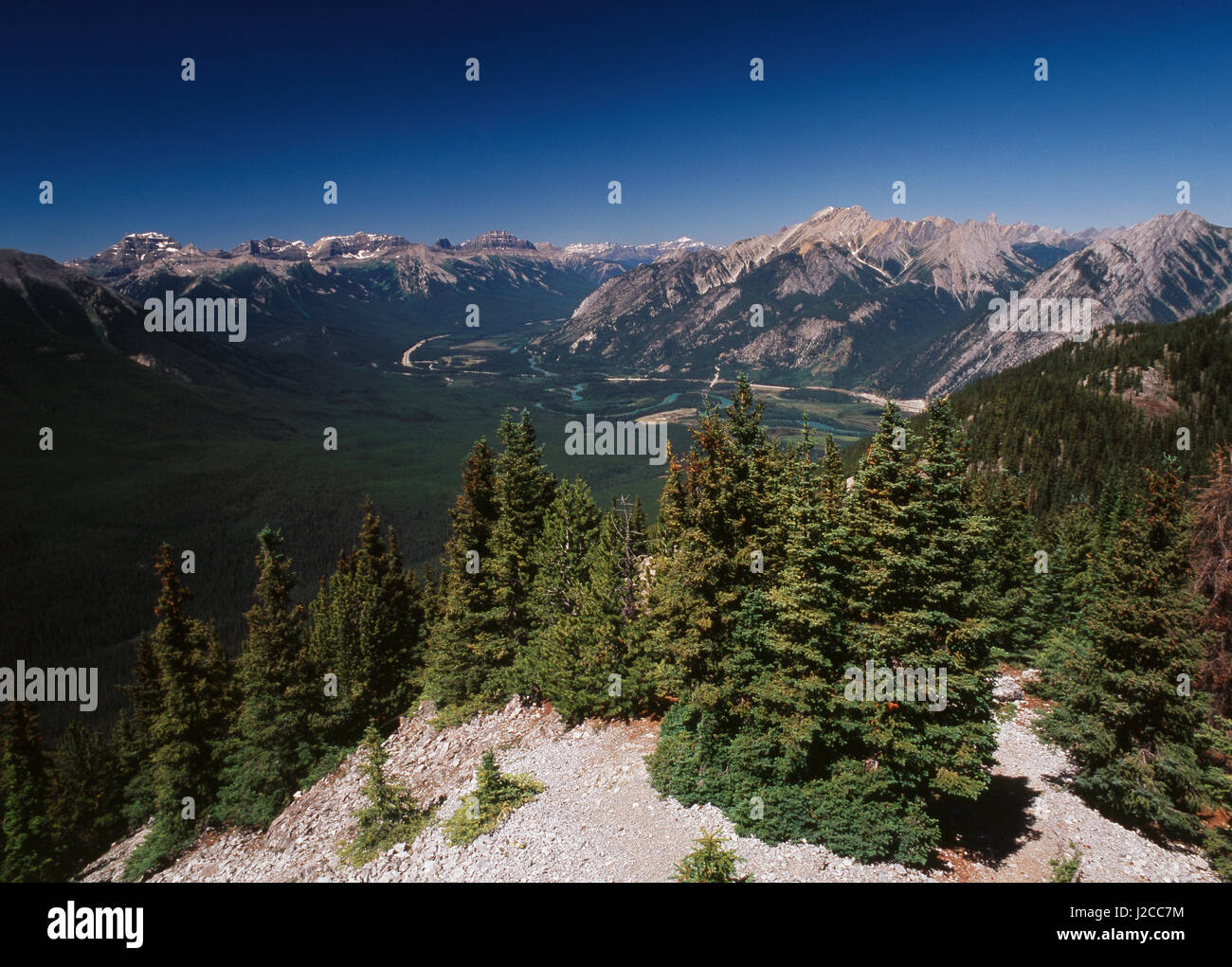 Canada, Alberta, Bow valley in Banff National Park (Large format sizes ...