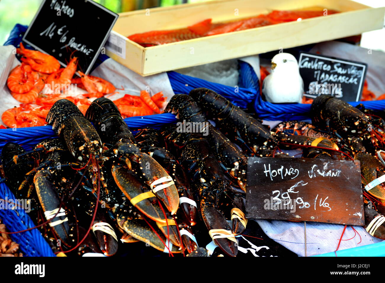 Paris sea food market Stock Photo - Alamy