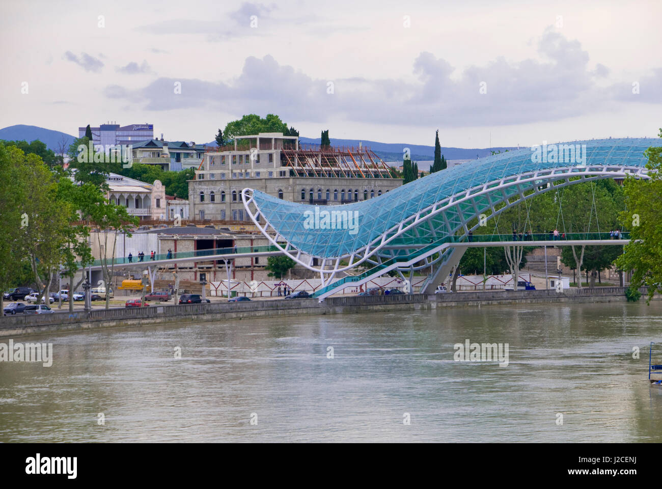 Pedestrian Bridge of Peace (Georgian mshvidobis khidi) over Kura River ...