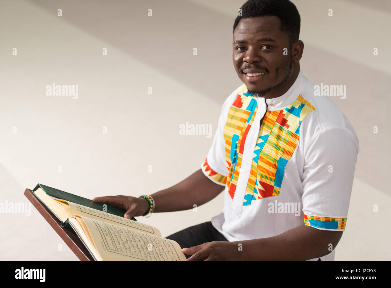 Arabic boy education hi-res stock photography and images - Alamy