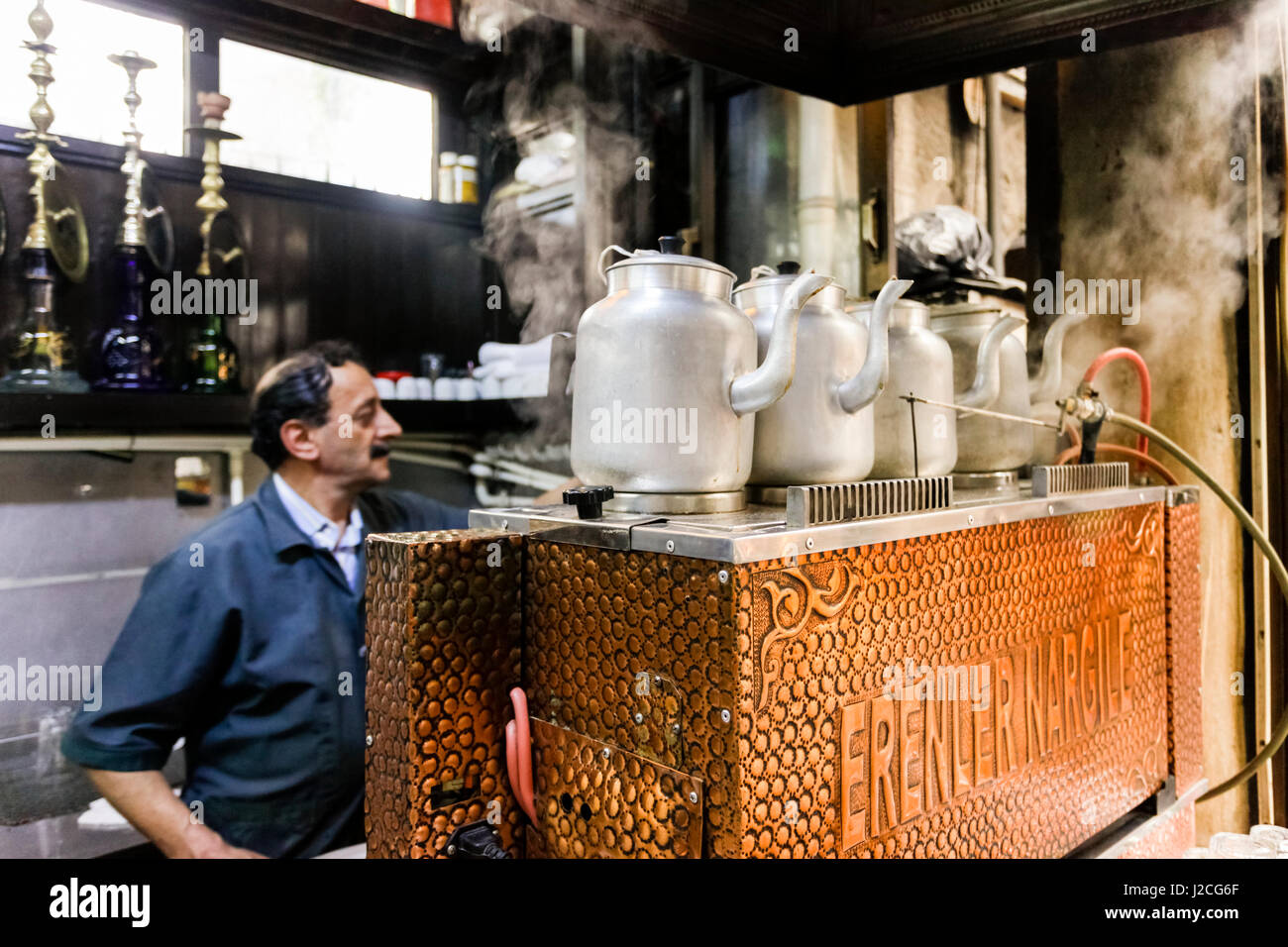 Istanbul, Turkey. Old local hookah bar Stock Photo - Alamy