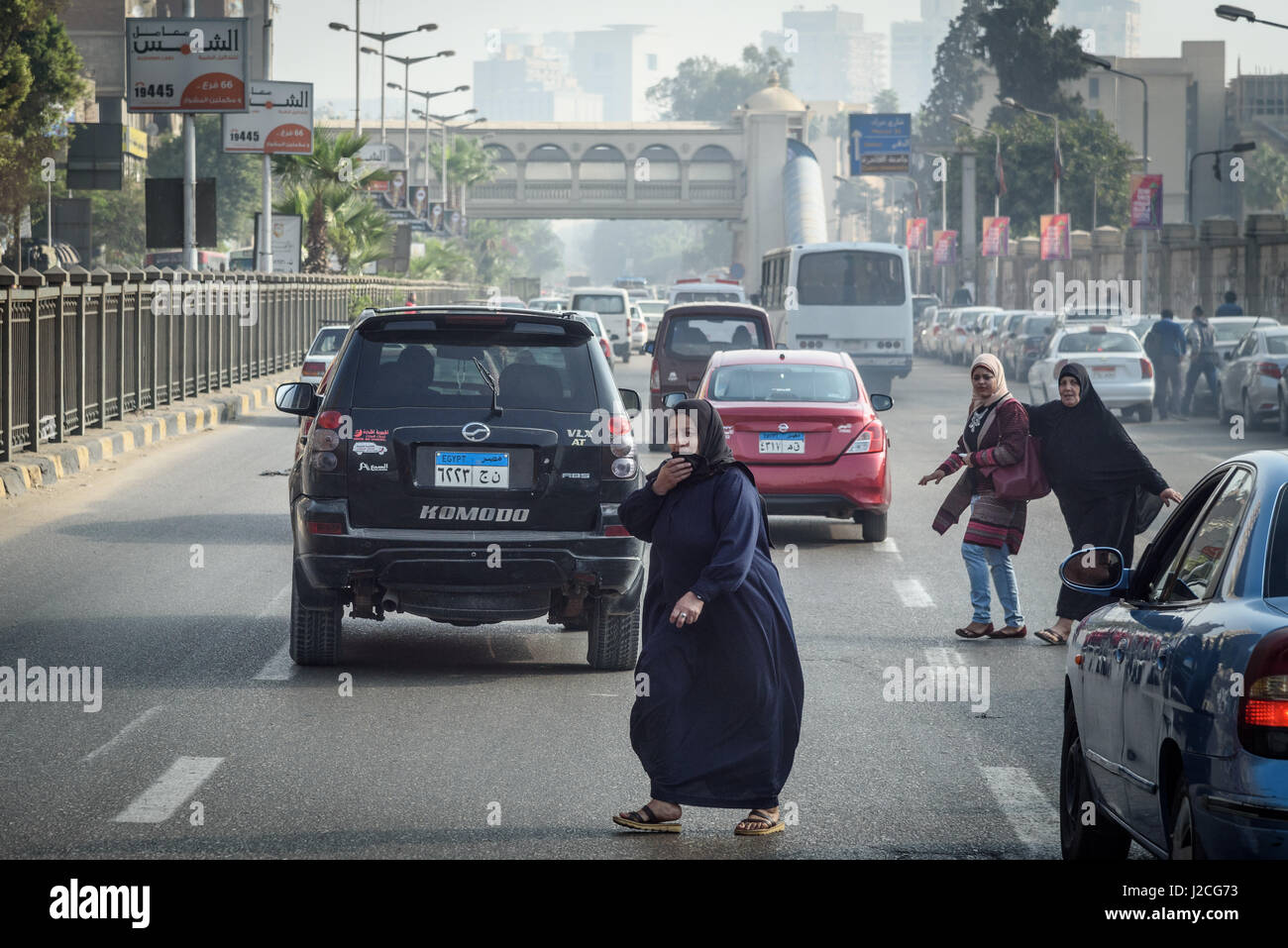Traffic pedestrian cairo egypt hi-res stock photography and images - Alamy