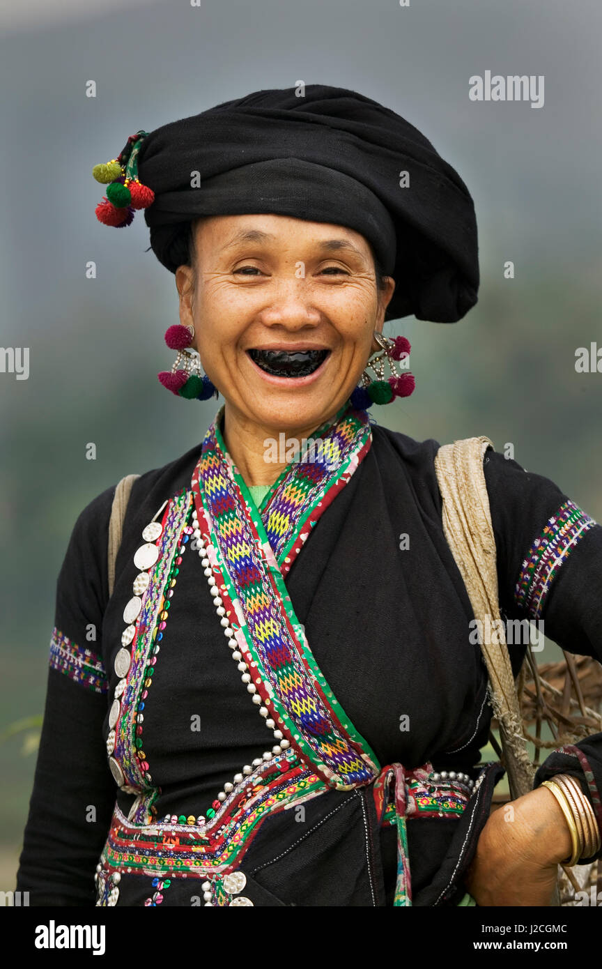 Montagnard women hi-res stock photography and images - Alamy