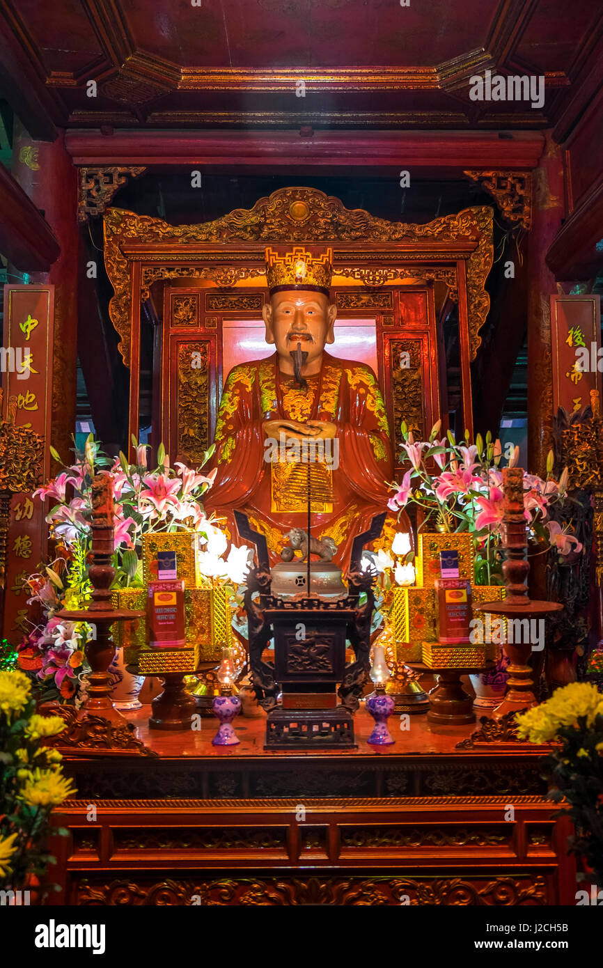 Altar in the temple hi-res stock photography and images - Alamy