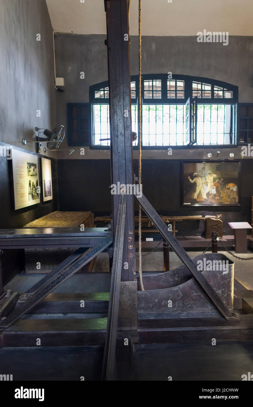 Vietnam, Hanoi. Hoa Lo Prison Museum, prison guillotine Stock Photo - Alamy
