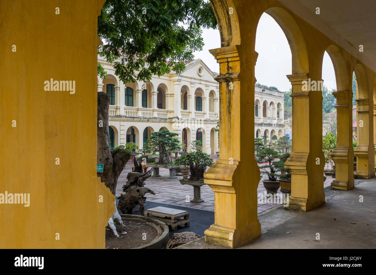 Vietnam, Hanoi. Imperial Citadel, interior grounds Stock Photo - Alamy