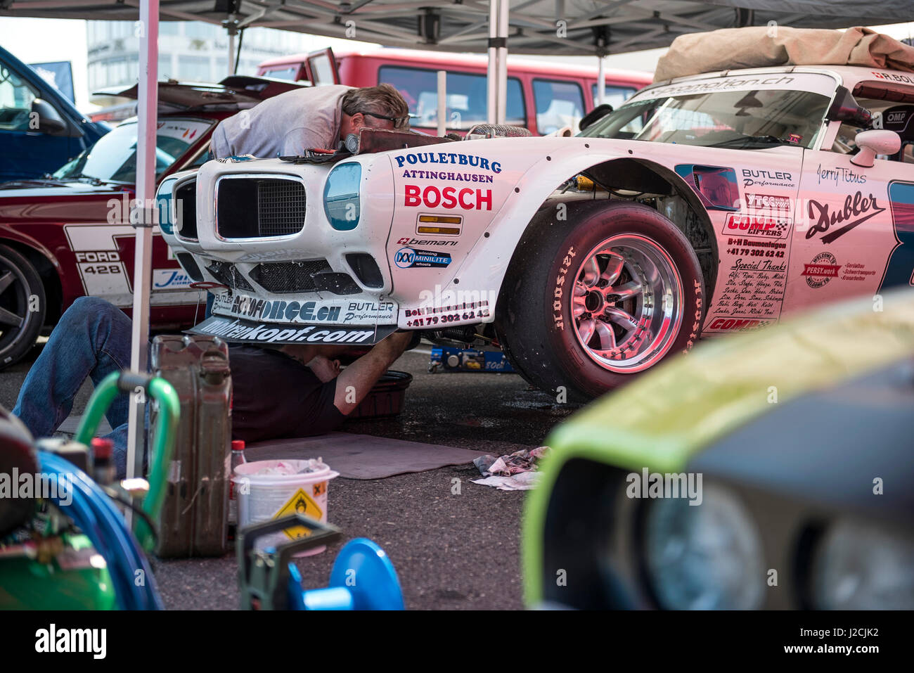 Race Car Mechanics - Pontiac Trans Am Stock Photo - Alamy