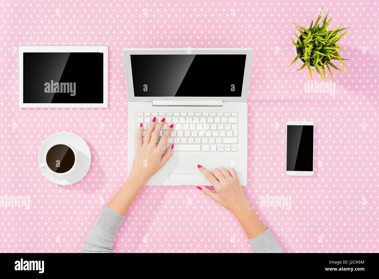Modern pink laptop hi-res stock photography and images - Alamy