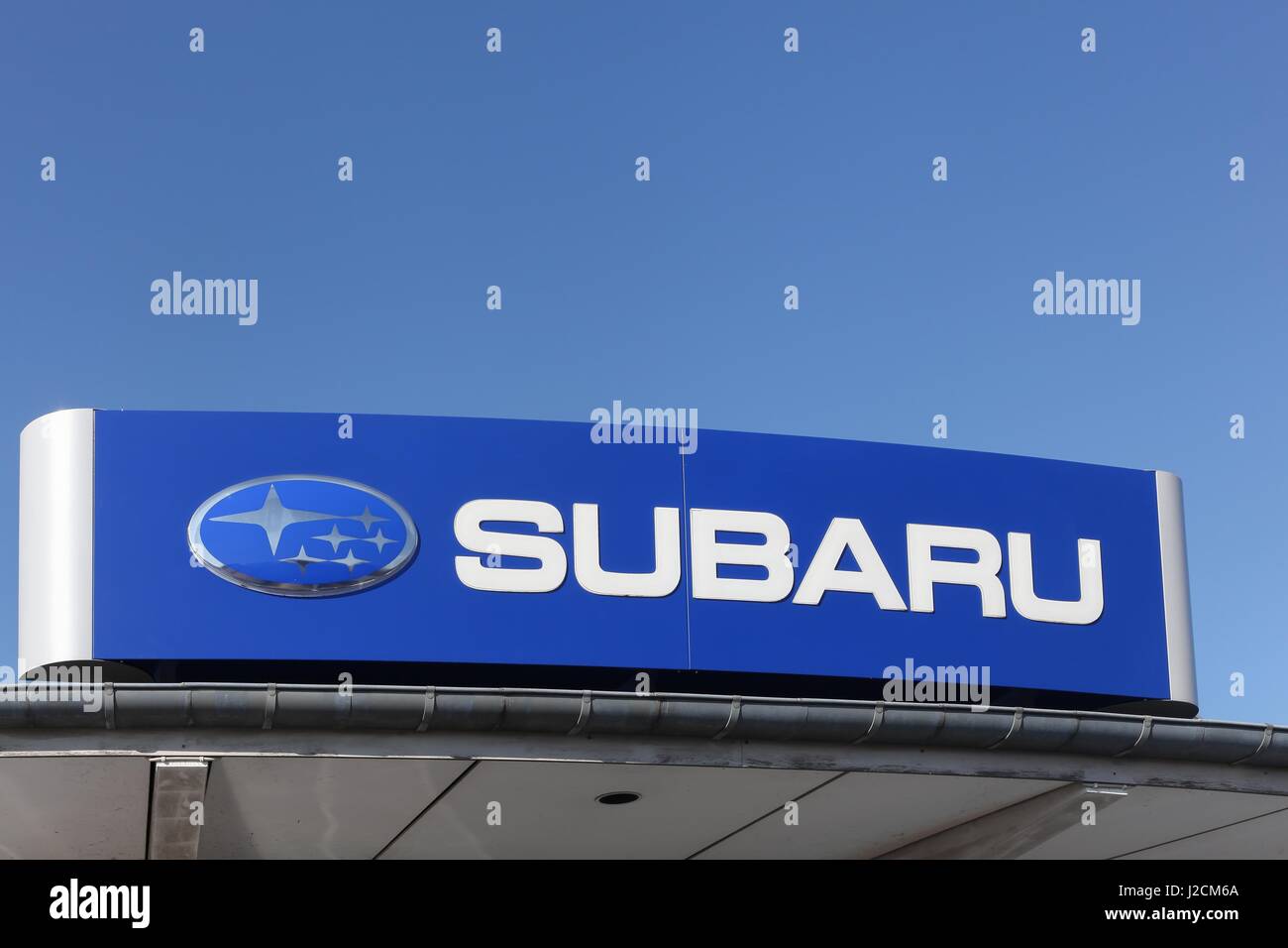 Subaru emblem hi-res stock photography and images - Alamy