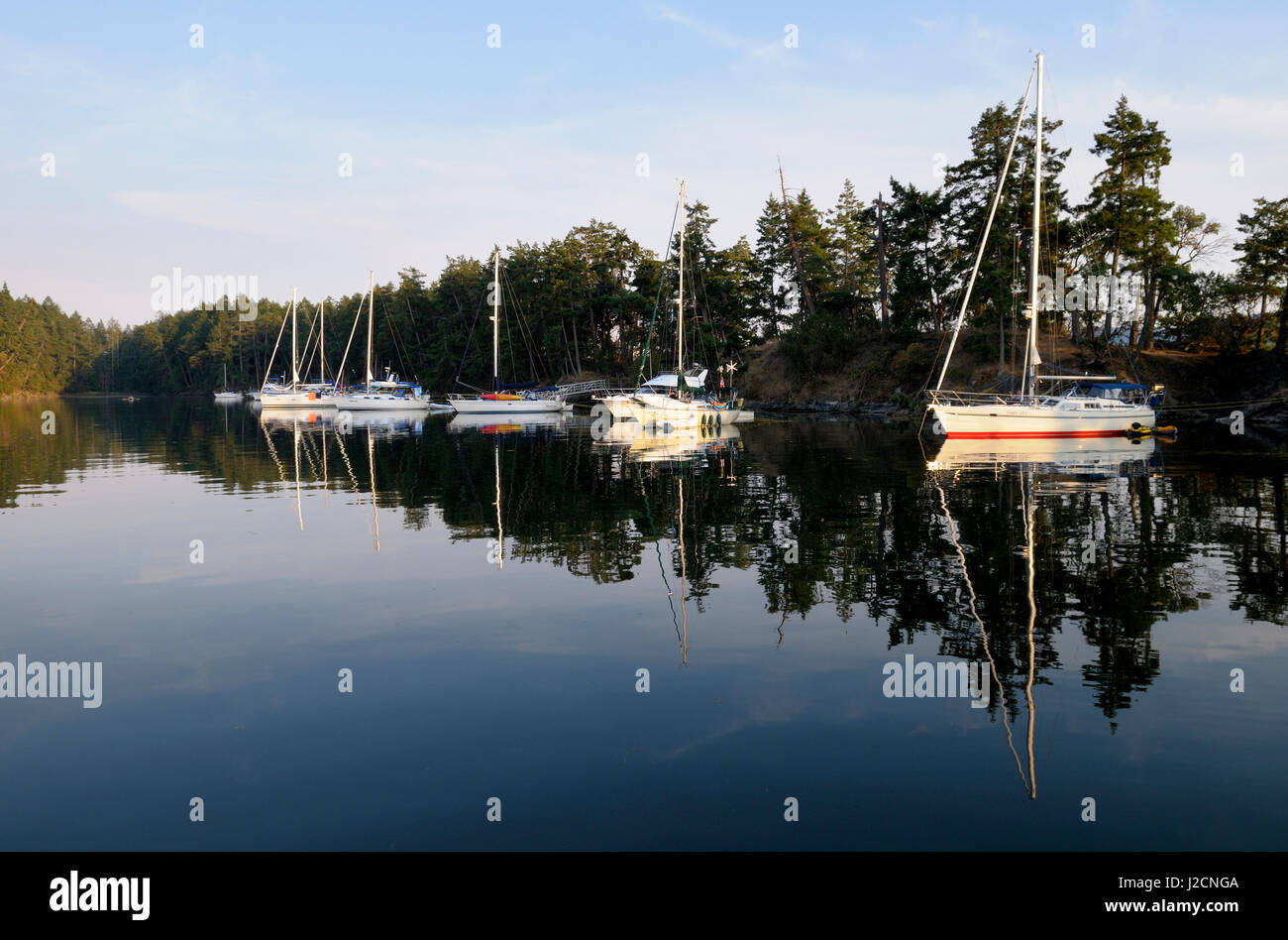 String of boats hi-res stock photography and images - Alamy