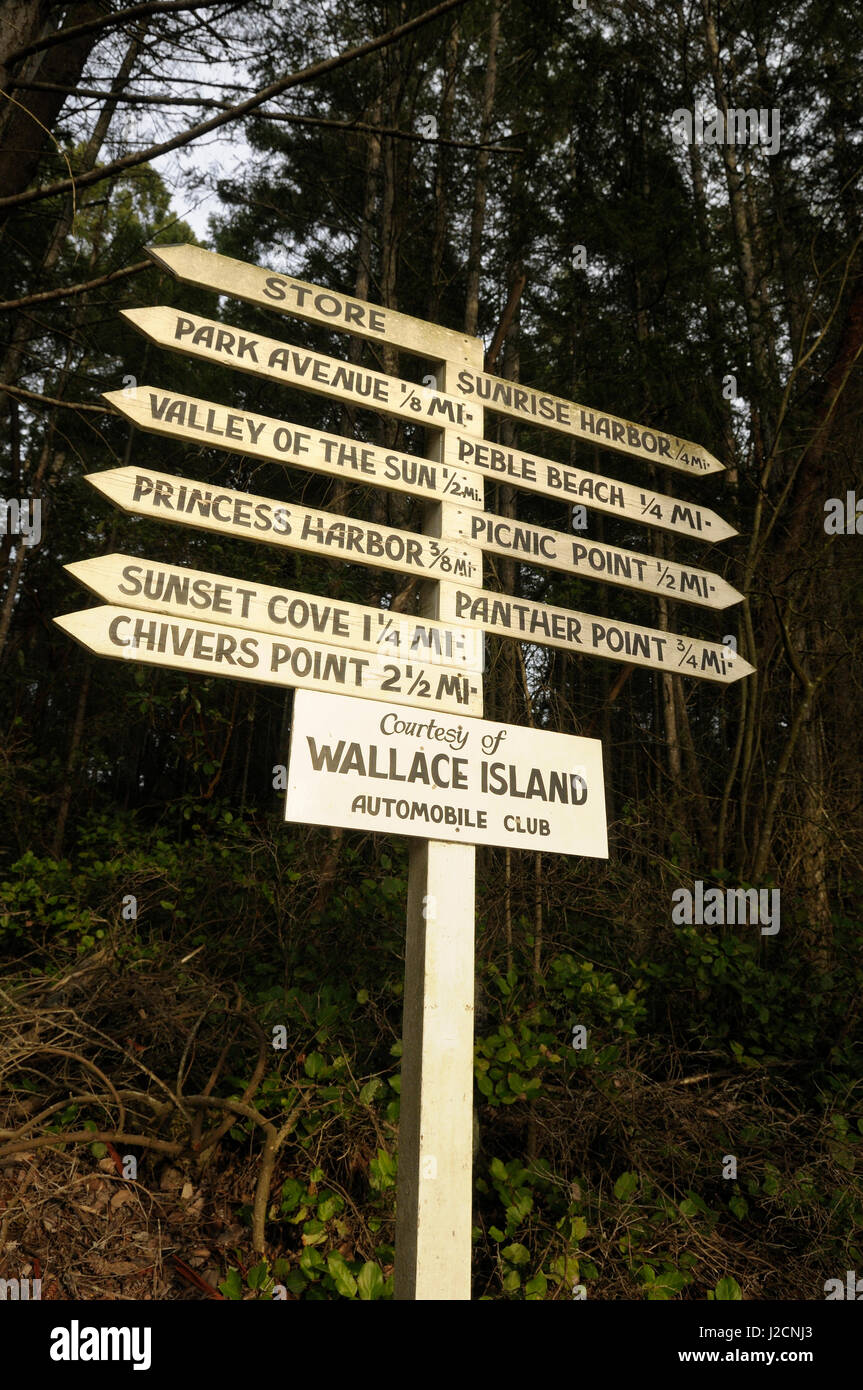 Canada, British Columbia, Gulf Islands, Wallace Island. Direction sign ...