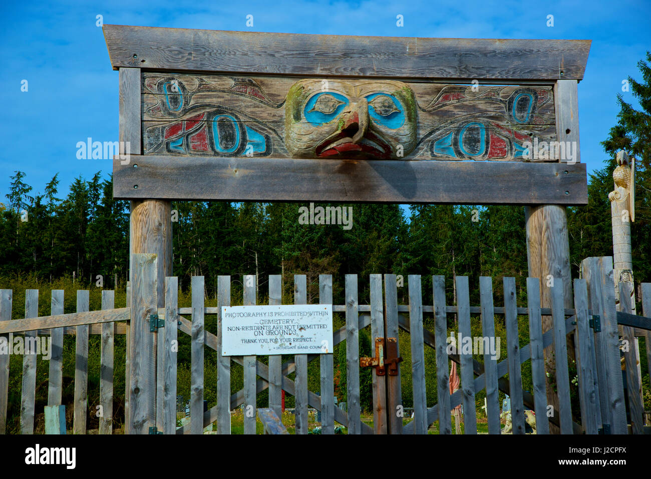 First nations cemetery hi-res stock photography and images - Alamy