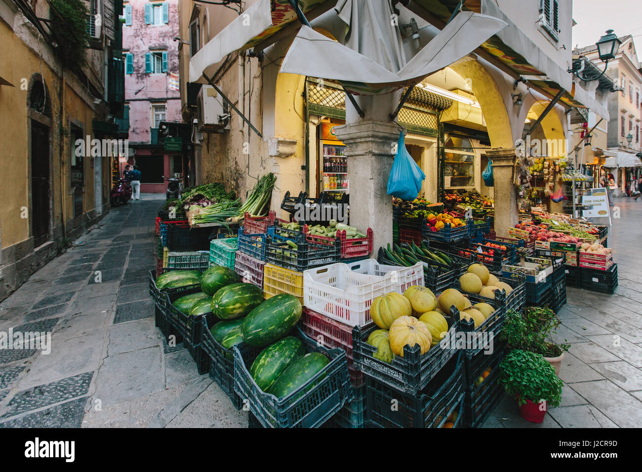 Greek grocery store hi-res stock photography and images - Alamy