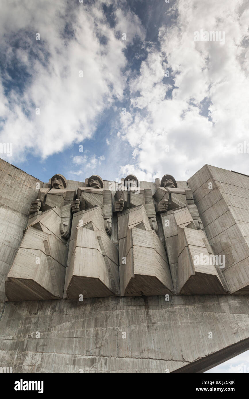 Soviet bulgarian monument friendship hi-res stock photography and ...
