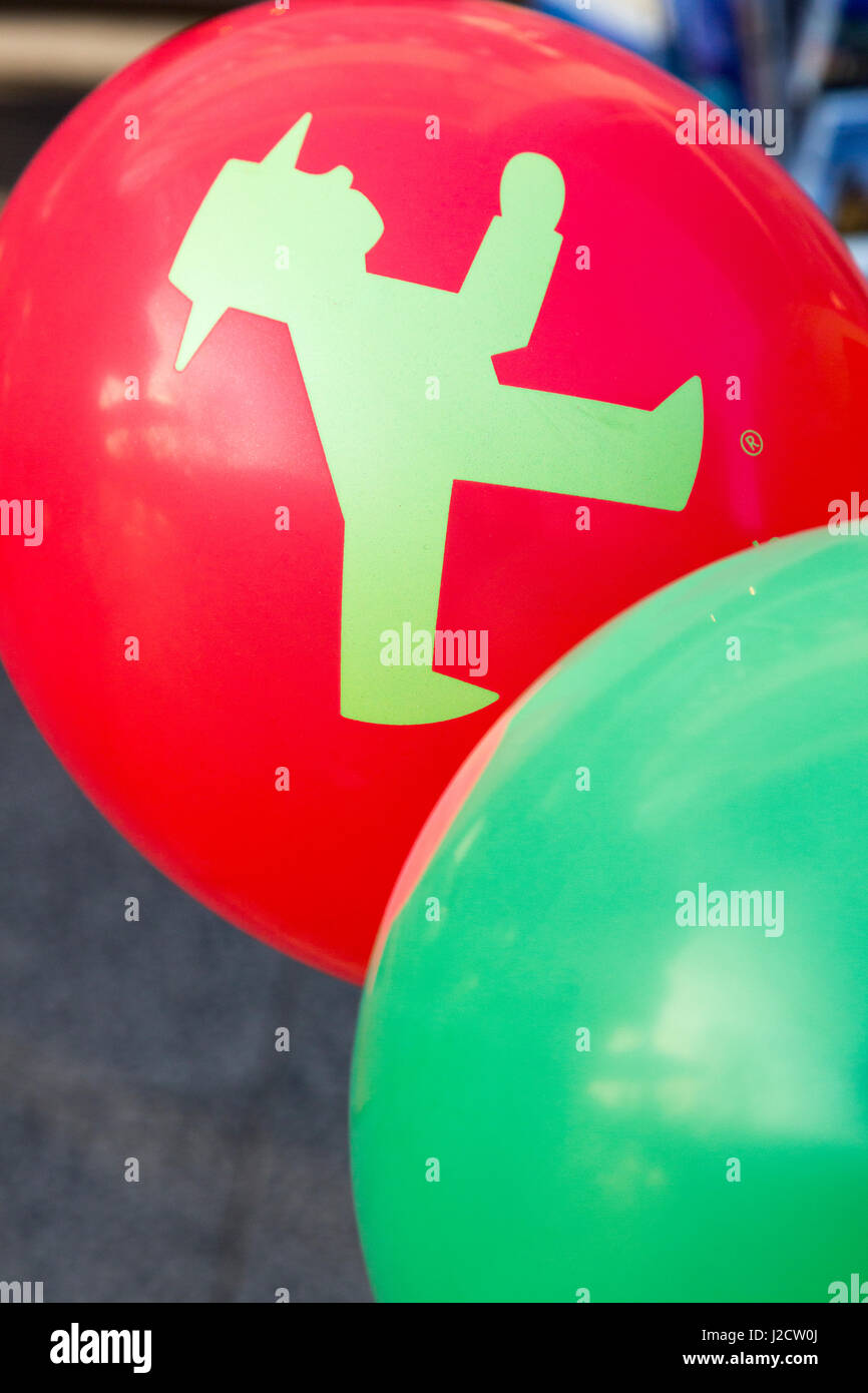 Berlin balloon ampelmann cafe icon hi-res stock photography and images ...
